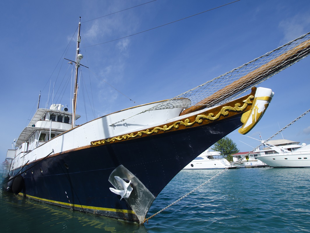 KALIZMA Yacht Charter Details, Ramage & Ferguson | CHARTERWORLD Luxury ...